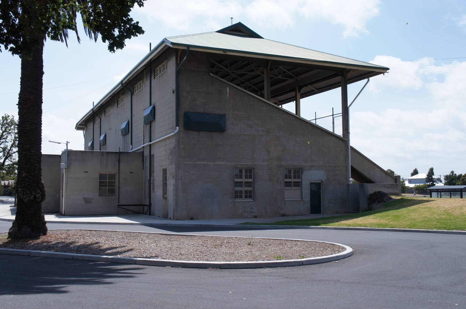 Alex G. Gillon Oval (Brunswick VFA), Victoria – Scoreboard pressure