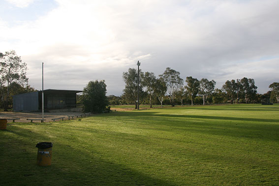 Miling, Western Australia – Scoreboard pressure