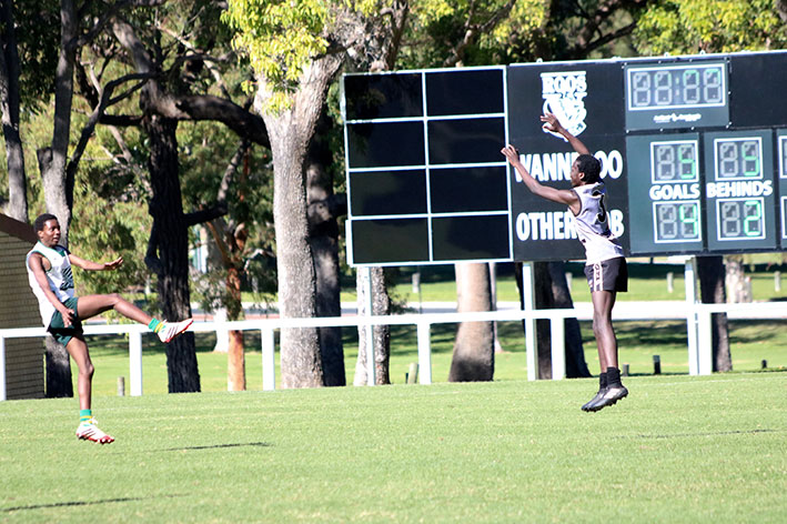 Wanneroo Showgrounds, Western Australia – Scoreboard pressure
