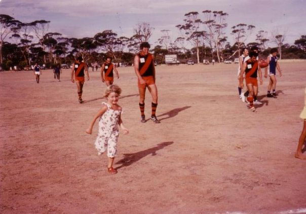 Nukarni, Western Australia – Scoreboard pressure