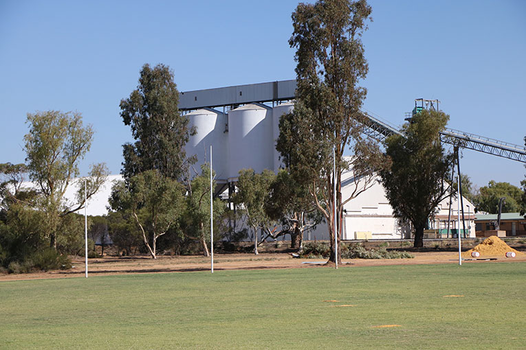 Kalannie, Western Australia – Scoreboard pressure
