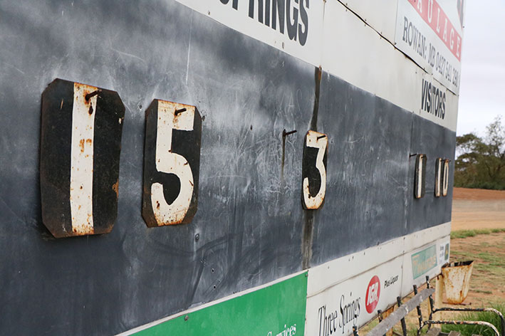 Three Springs, Western Australia – Scoreboard pressure