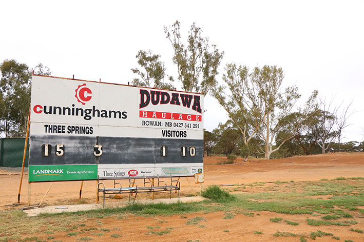 Three Springs, Western Australia – Scoreboard pressure