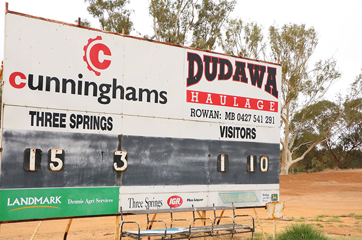 Three Springs, Western Australia – Scoreboard pressure